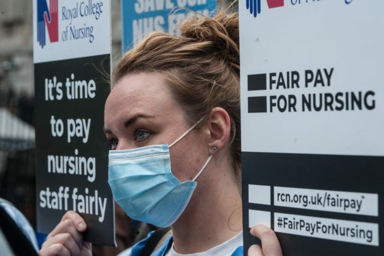 Grande-Bretagne : le spectre de la grève générale face aux restrictions ...